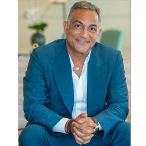 Jhonny Salomon, MD Reviews, Before and After Photos, Answers - RealSelf