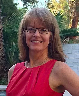 Laurie Larsen, MD Reviews, Before and After Photos, Answers - RealSelf